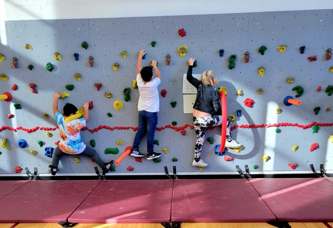 School 3 students savor wall climbing | News, Sports, Jobs - Observer Today